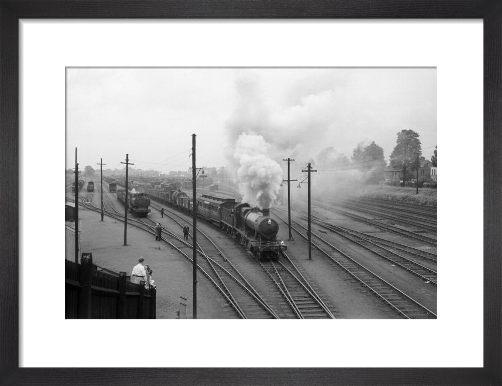 GWR 2-8-0 No 3803 leaving Acton Yard with Dynamometer Car – Science ...